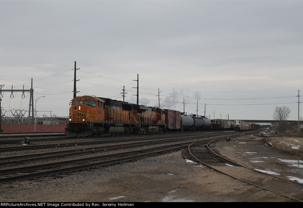 BNSF 8933 & 7900 (1)